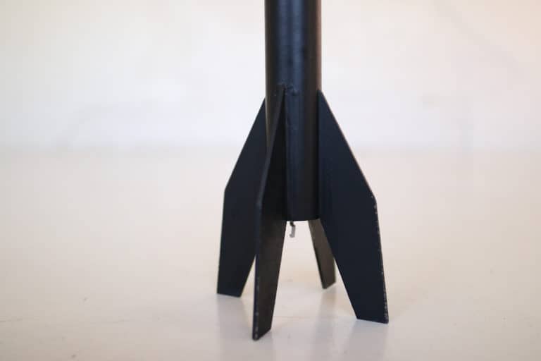 Model Rocket Parachute vs Streamers: When to Use (and Avoid) – The ...